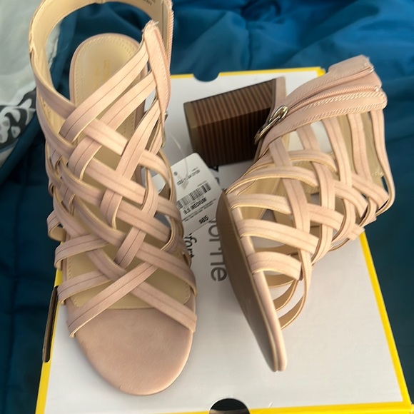 Liz Claiborne | Shoes | Liz Claiborne Heeled Sandals Beautiful Blush ...